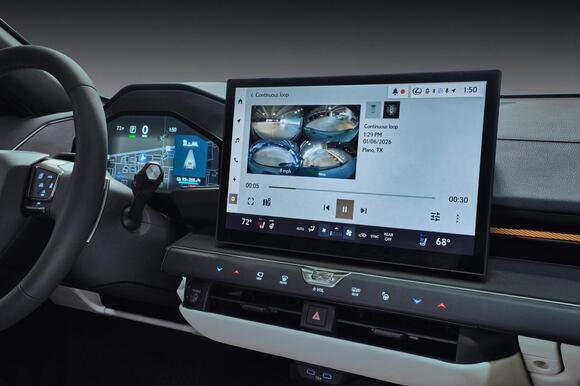 Lexus’s New ES Infotainment Acts Like A Tablet, Talks Back In The ...