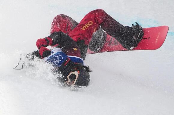 Chinese snowboarder Liu Jiayu taken off on stretcher after scary fall ...