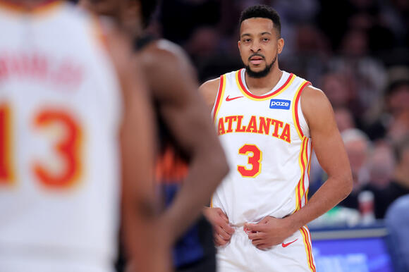 4 Players Warriors Could Target With MLE If LeBron Stays With Lakers ...