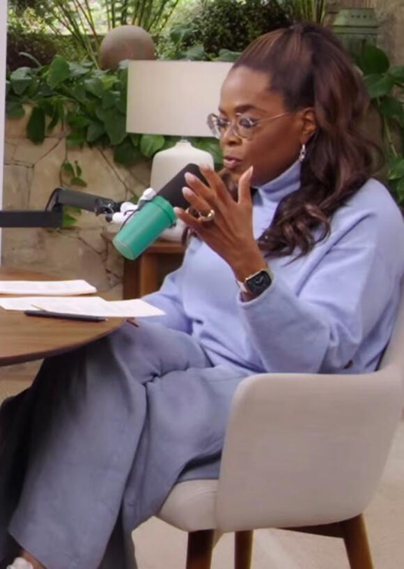 Oprah Flaunts Her 40-Lb Weight Loss In A Chic Blue Outfit For New AI ...