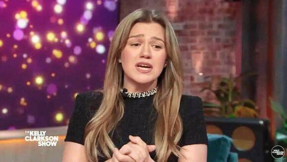 Tara Lipinski and Johnny Weir Reportedly in Line to Take Over Kelly ...