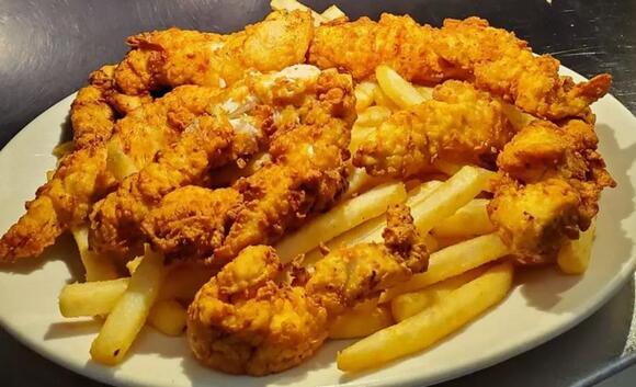 New Fish and Chicken Restaurant Opens in Derry - NewsBreak
