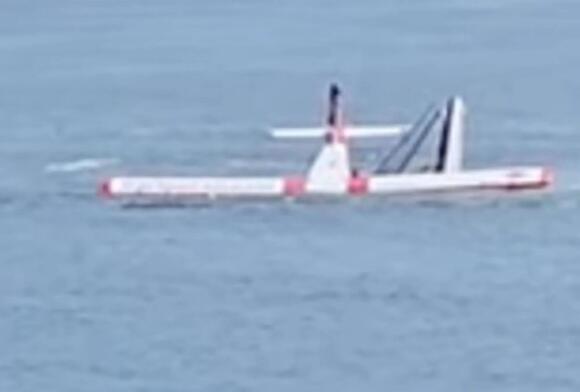 Wild video shows seaplane crashing into boat, leaving two hospitalized