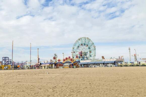 16 Waterfront U.S. Towns With Boardwalks Built for Food, Fun ...