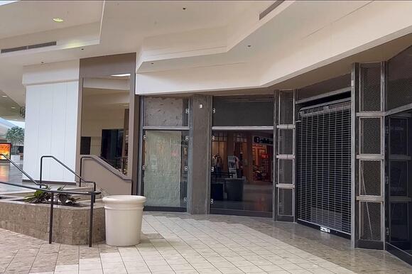 The Westwood Mall Hippo Is Still There - NewsBreak