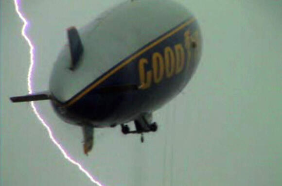The Goodyear blimp crashed in Coral Springs 21 years ago. Take a look ...