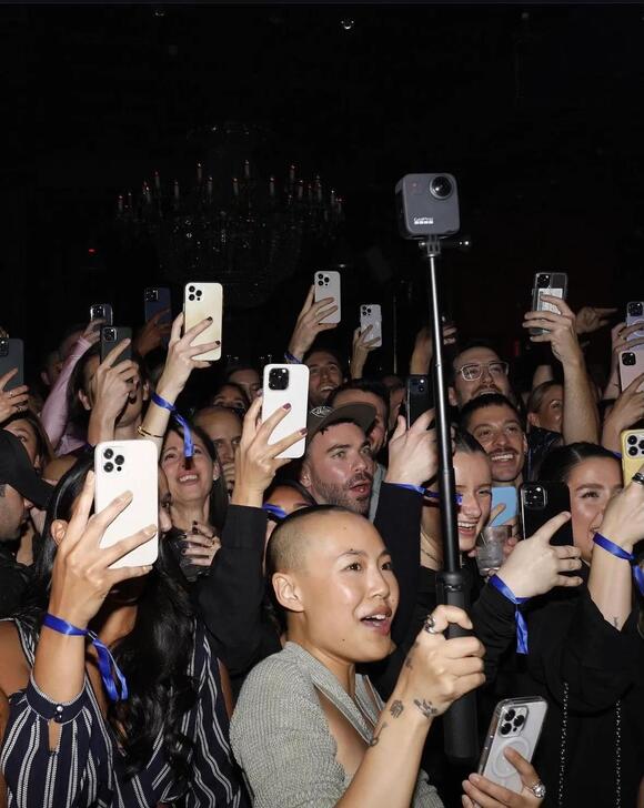 Hot NYC club bans cell phones to get more people on the dance floor