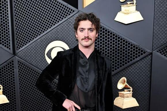 Benson Boone's fiery six-word clap-back after Grammys photographer ...