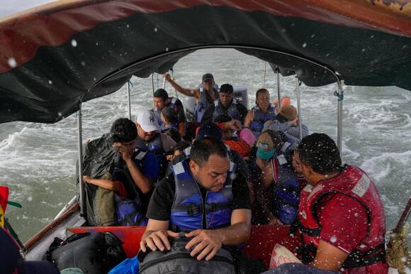 14,000 US-bound migrants have returned south since Trump border changes ...