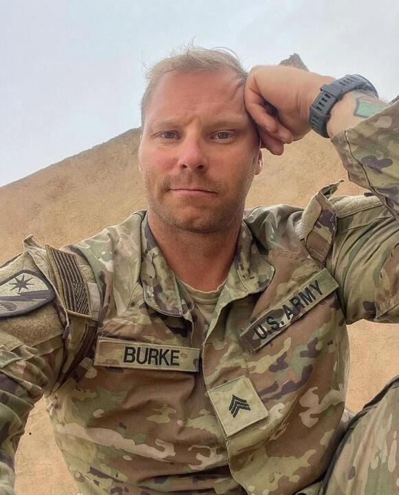 Veteran survives horrifying mama grizzly bear attack while hiking in ...