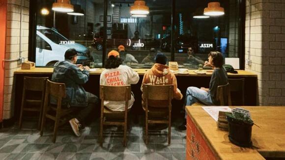 Pizza pop-up opens permanent storefront in Martini Corner