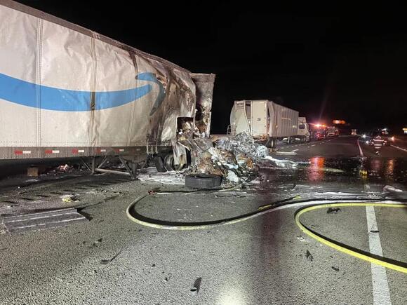 Crash involving 2 tractor-trailers blocks lanes on I-85N - NewsBreak