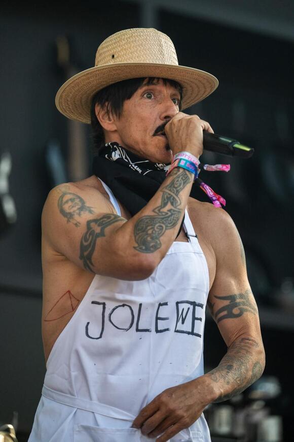Anthony Kiedis’ Girlfriend Eileen Kelly Reveals Strangers Mistake Her ...