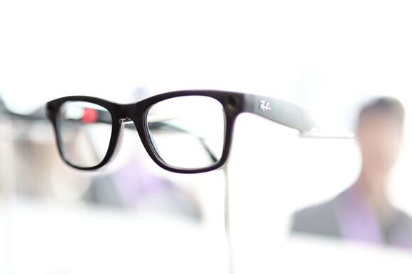 Mark Zuckerberg donates 130,000 Meta AI glasses to blind US veterans ...