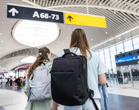 Director Boards Flight Without Coworkers Who Missed Their Departure ...
