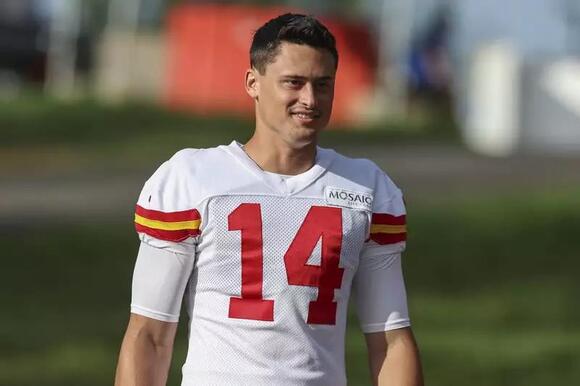 Chiefs Announce 1-Year Deal With ‘Punt God’ Matt Araiza Ahead of 2026 ...