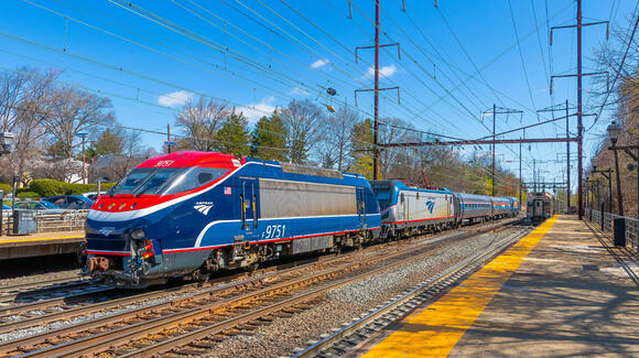 News photo: Amtrak "Hippos" near return as cab cars - NewsBreak