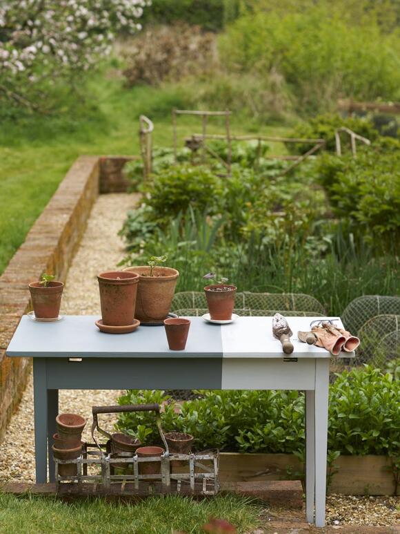 6 Farrow & Ball Paint Colors to Use Outdoors to Make Your Patio Really ...