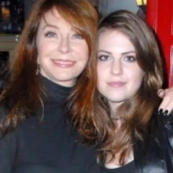 Meet ‘Elvira’ Cassandra Peterson’s Daughter, Sadie Pierson - NewsBreak
