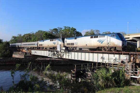Amtrak cuts losses, but Acela delivery delays limit financial gains ...