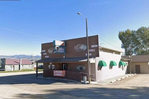 Best Small Town Bars in Montana - NewsBreak