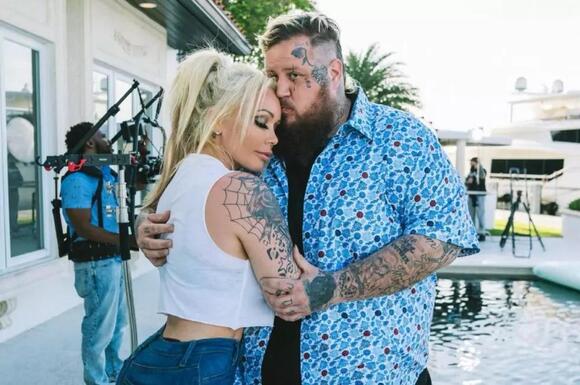 Jelly Roll's 'Thorns' is An Emotional Love Story - NewsBreak