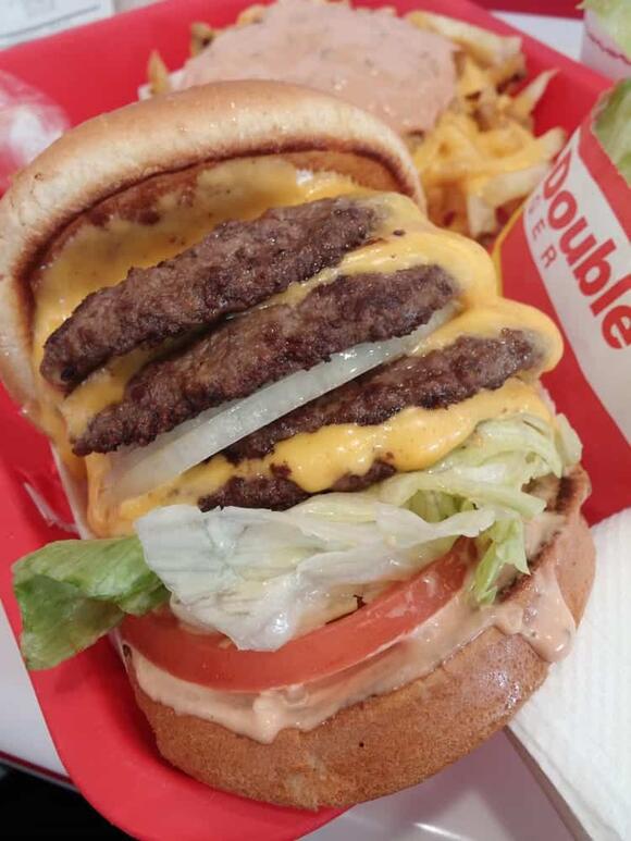 I Love Whataburger, But These 8 Burger Chains Are Even Better - NewsBreak