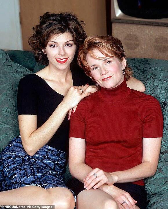 Fans puzzled as 90s TV queen who upstaged Steve Carell and Arnold ...