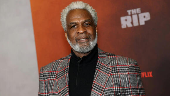 Yes, Charles Oakley Is Reportedly Still Banned From Watching the Knicks ...