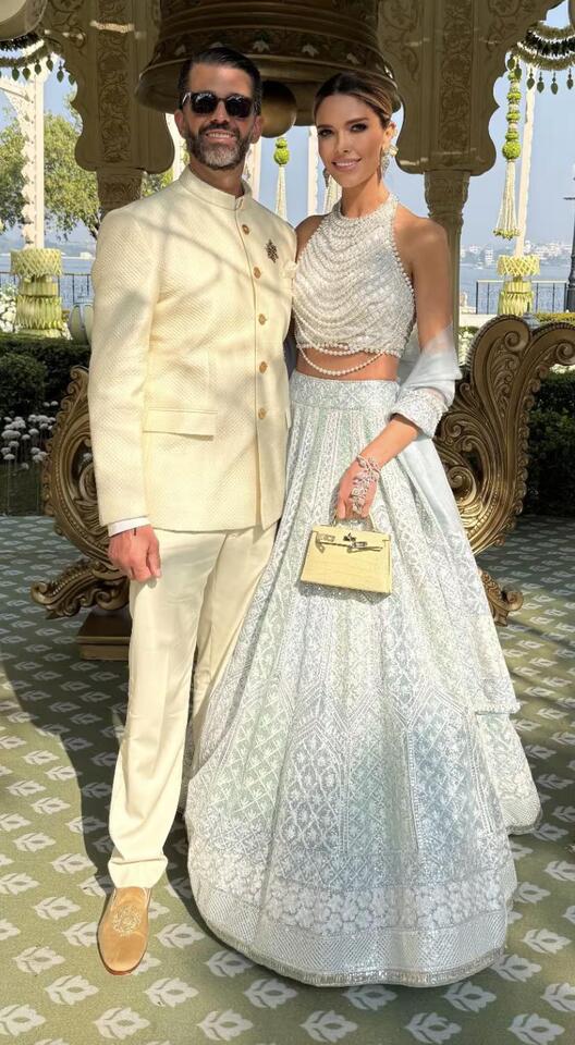 Don Jr. and Girlfriend Play Dress-Up at Lavish Indian Wedding - NewsBreak