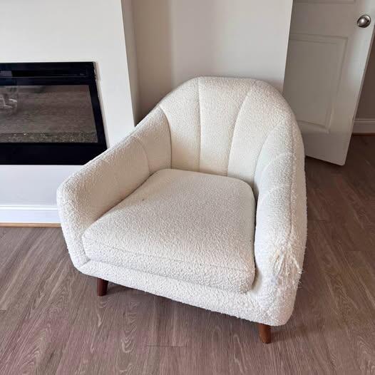 🎁 Freebies Up for Grabs in Forest, VA — Furniture & More - NewsBreak