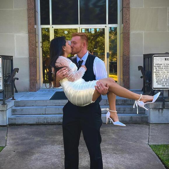 Husband who decapitated newlywed wife found dead in Texas prison cell ...