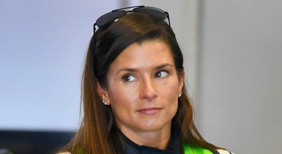 Danica Patrick Is Going Viral With Stunning Masters Photo - NewsBreak
