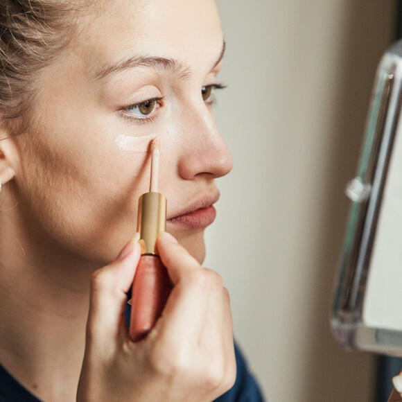A Makeup Expert Shares Why The 'Triangle Technique' For Concealer ...