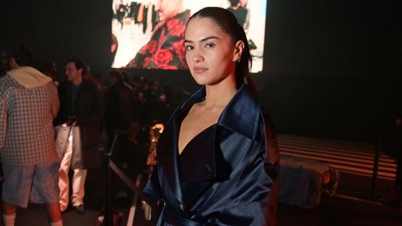 Romeo Beckham’s Girlfriend in Micro Miniskirt Is Double-Take Worthy ...