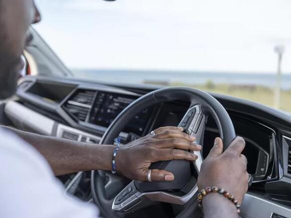 Black Man Violently Arrested For Honking Horn At Cop At Green Light ...