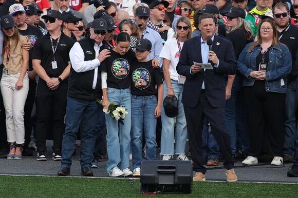 Kyle Busch's wife and son wore T-shirts with extra layer of emotional ...