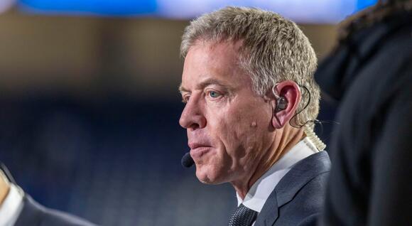 Troy Aikman Stuns With Impressive Gym Photo at 58 - NewsBreak