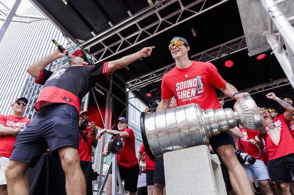 ‘This is crazy.' Crowd size for Canes' Stanley Cup parade shatters ...