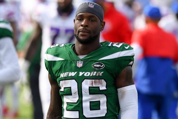 Le’Veon Bell questions Adam Gase’s long NFL absence with serious ...
