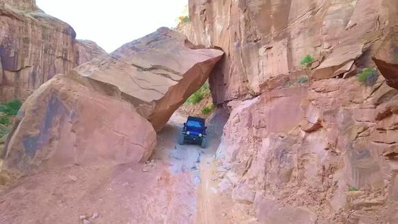 What Makes Hole In The Rock A Unique Roadside Attraction? - NewsBreak