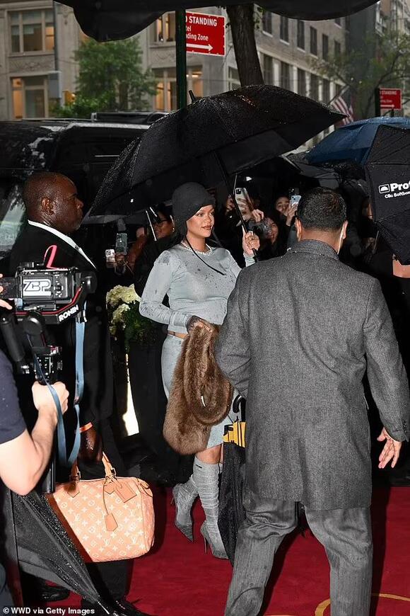 Rihanna 'debuts baby bump' ahead of 2025 Met Gala - NewsBreak