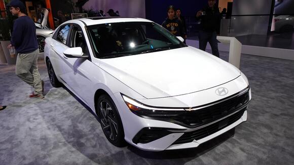 2026 Hyundai Elantra Hybrid tops U.S. sedan MPG charts - NewsBreak