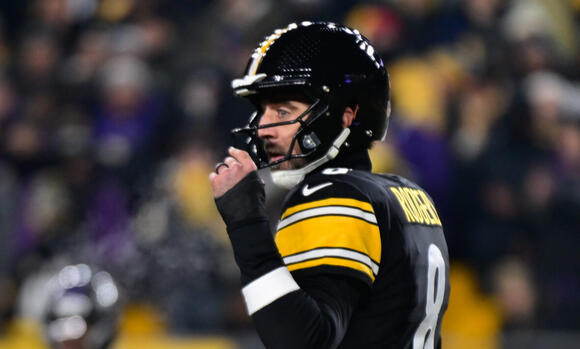 Aaron Rodgers Cashed In with Huge Bonus, Even More on Line This Week ...