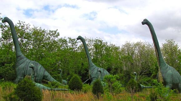 The Surprising Truth About Why Some Dinosaurs Migrated Across Ancient ...