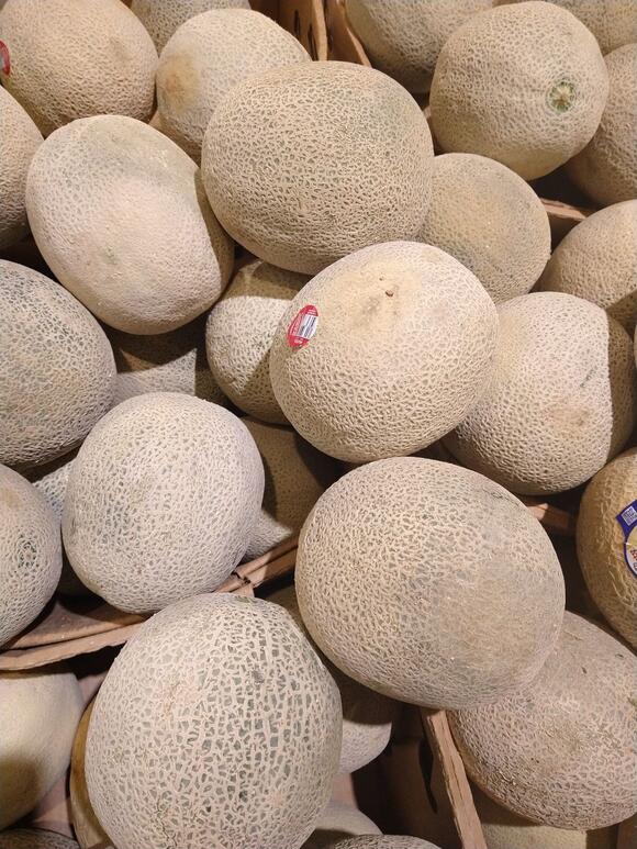 Things to Know Before You Put Melons in Your Grocery Cart - NewsBreak
