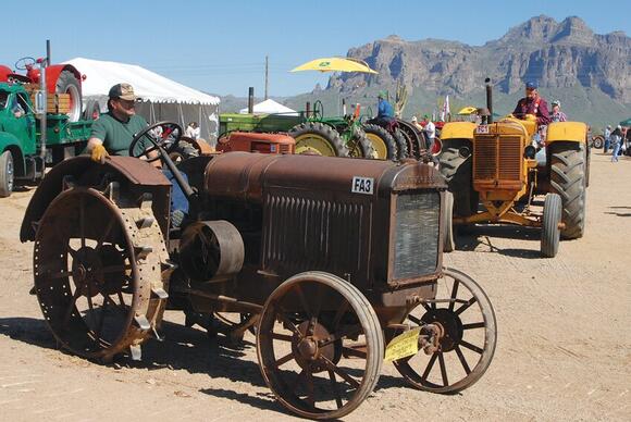 Antique tractors, engines in Apache Junction Saturday - NewsBreak