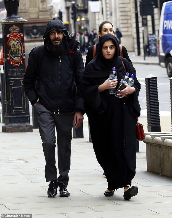 Couple whose extension strayed two INCHES too close to neighbours ...