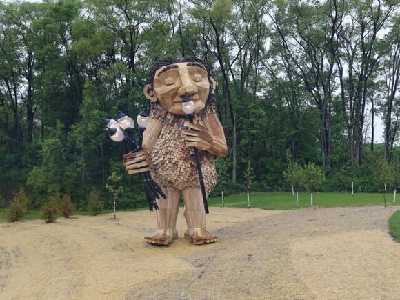 How to see the 24-foot tall troll statue 'Mama Rosa' - NewsBreak