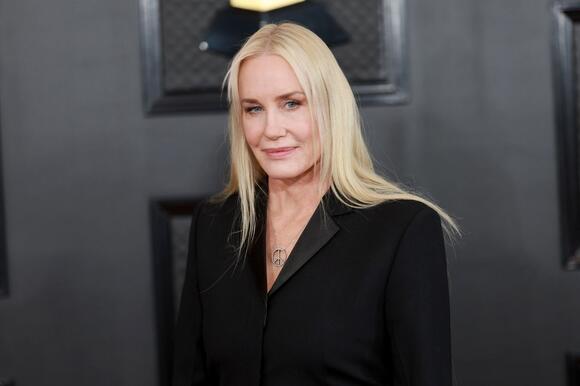 Check Out Movie Star Daryl Hannah’s Colorado Home - NewsBreak